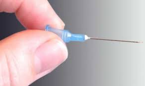 28 Traitements Pour Les Grains de Milium (Causes, Aiguille et Tea Tree)